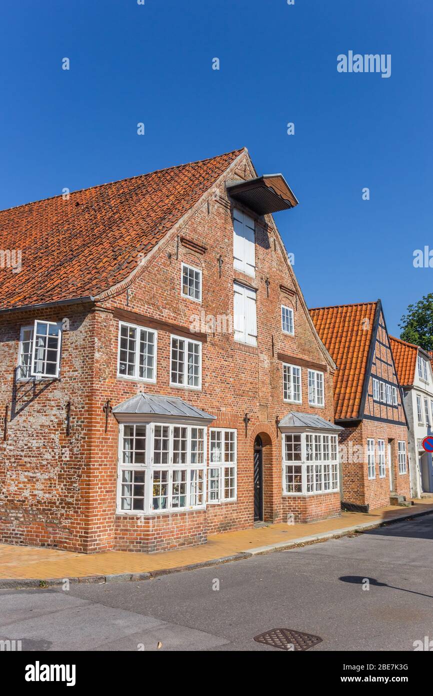 Timber framed red brick historic building hi-res stock photography and ...