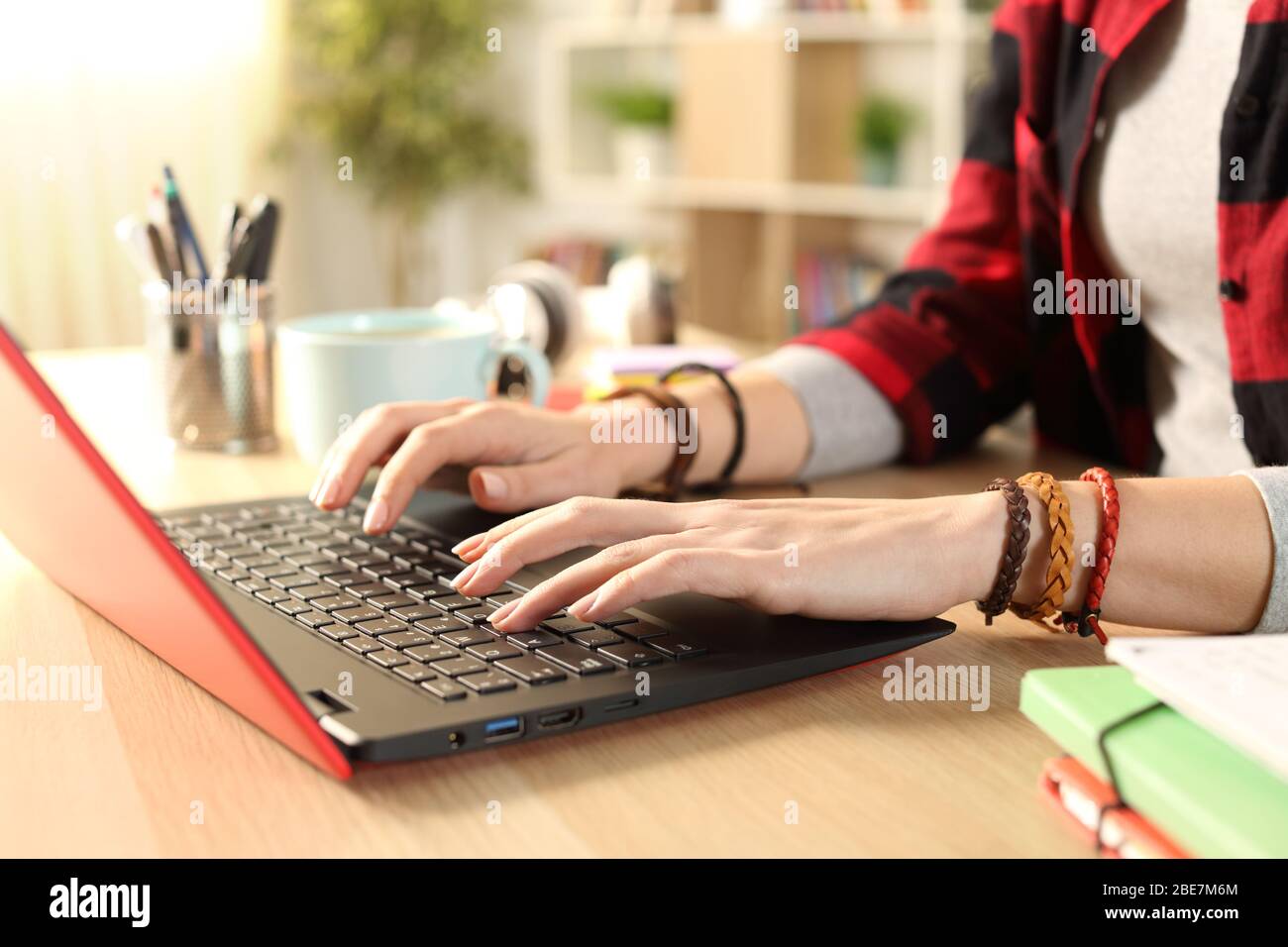 College student typing hi-res stock photography and images - Alamy