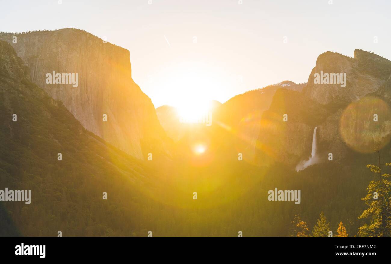Yosemite waterfall sun hi-res stock photography and images - Alamy
