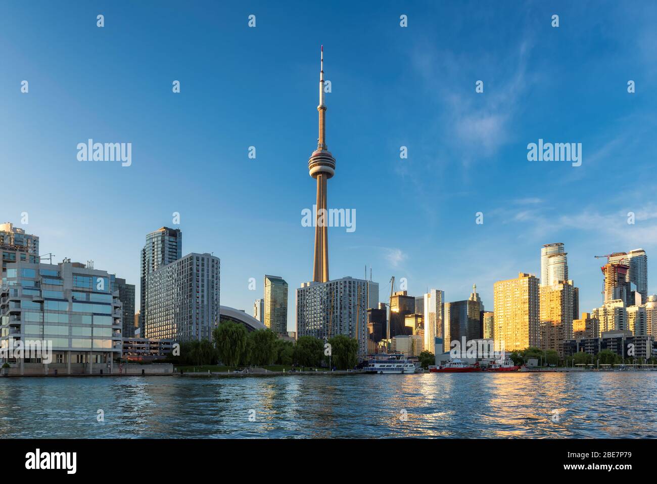 Toronto skyline at sunset - Toronto, Ontario, Canada Stock Photo - Alamy