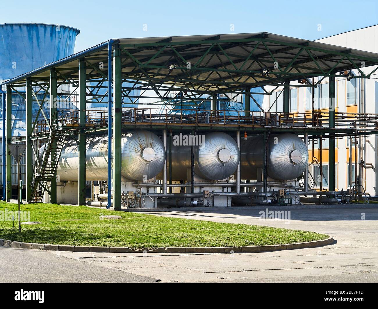 Production of liquefied carbon dioxide of carbonic acid part of ...