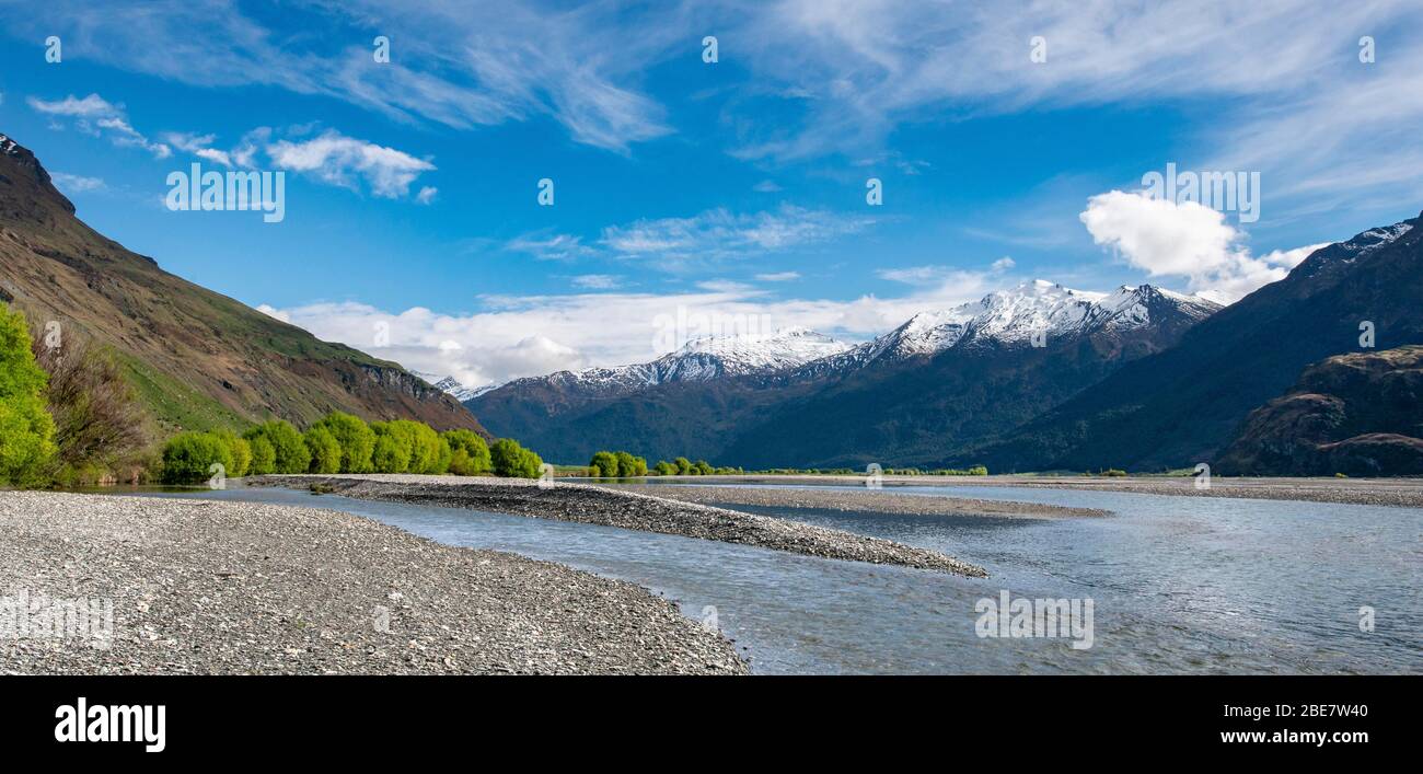 Matukituki River, snow covered mountains, Matukituki Valley, Mount ...