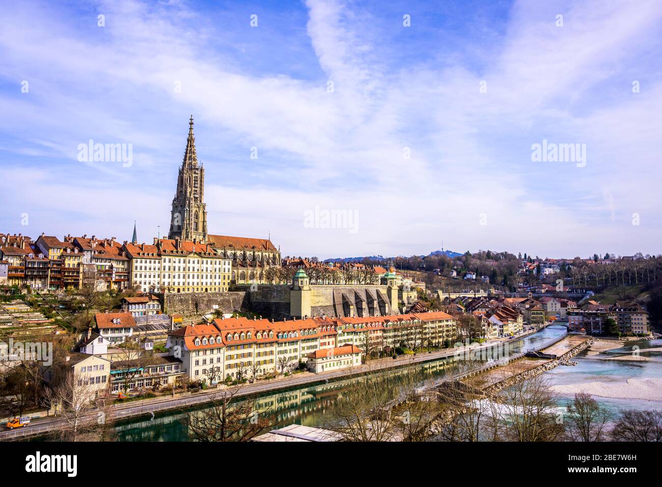 View from the Kirchenfeld Bridge to the old town, Bern Minster and ...