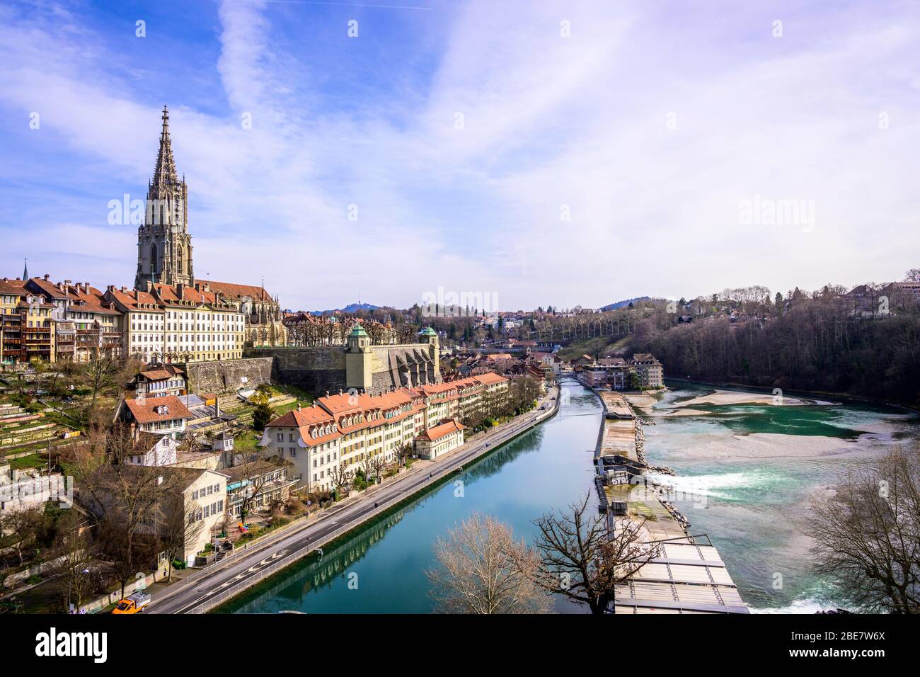 View from the Kirchenfeld Bridge to the old town, Bern Minster and ...