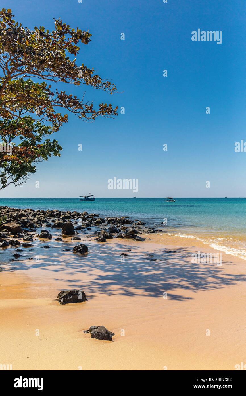 Lazy beach on the beautiful ocean shore, Koh Rong Samloem, Cambodia ...