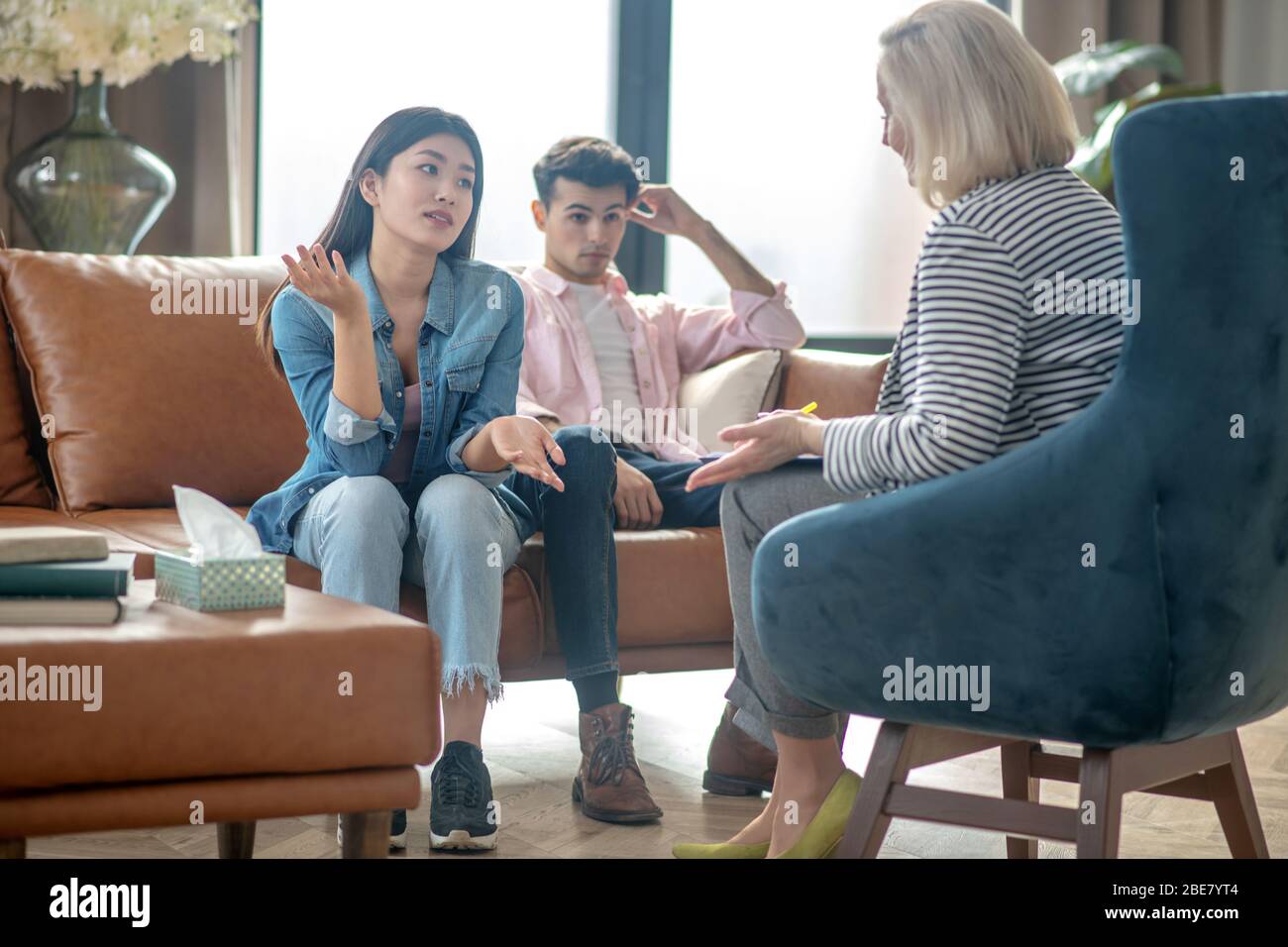 Girlfriend explaining hi-res stock photography and images - Alamy