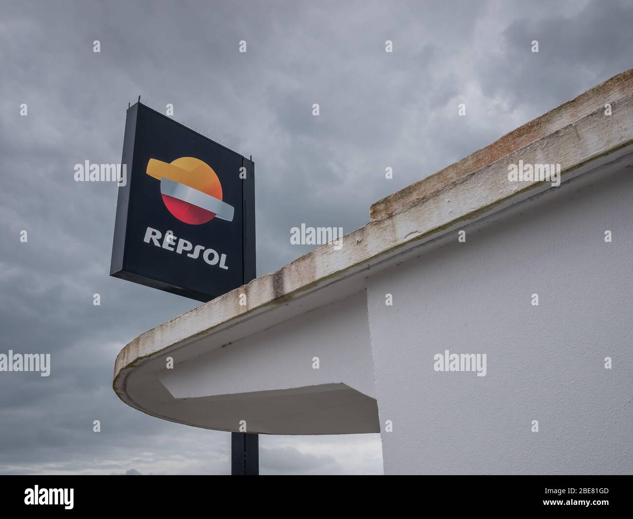 Repsol logo hi-res stock photography and images - Alamy