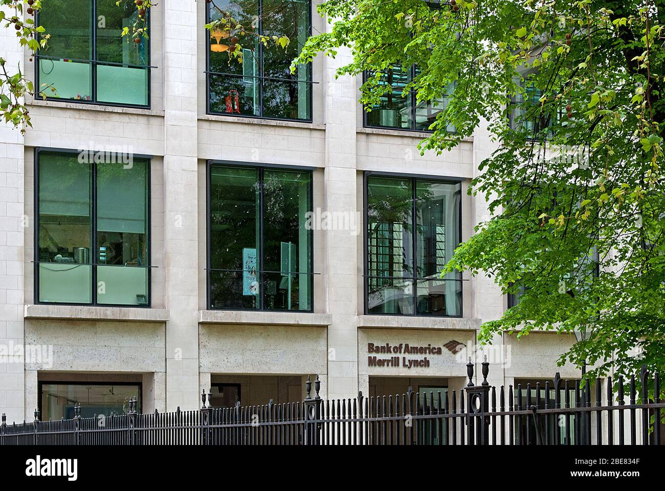 Portland stone city of london hi-res stock photography and images - Alamy