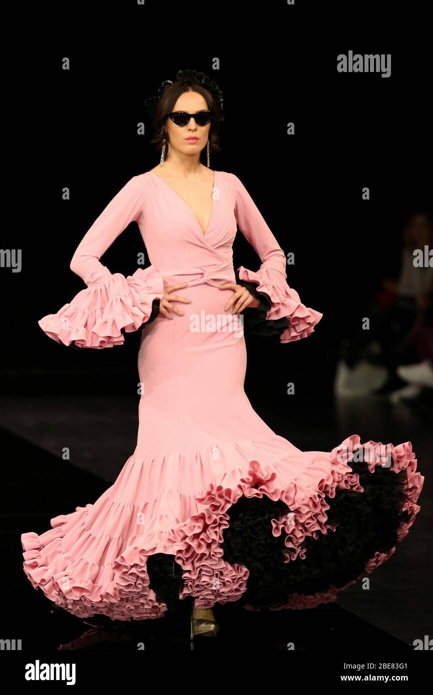 Vestidos de diseño hi-res stock photography and images - Alamy