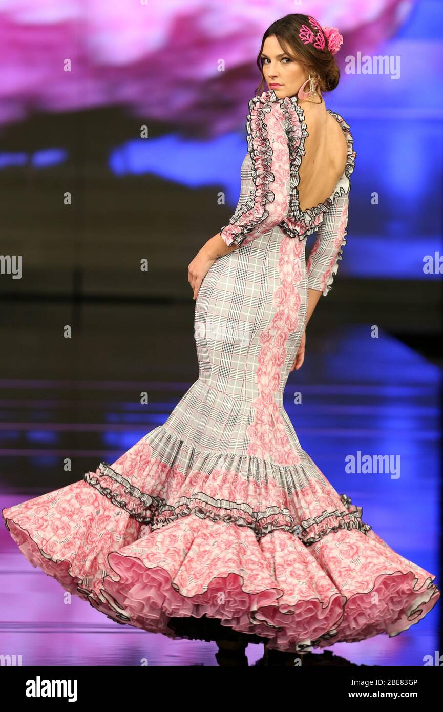 Vestidos de diseño hi-res stock photography and images - Alamy