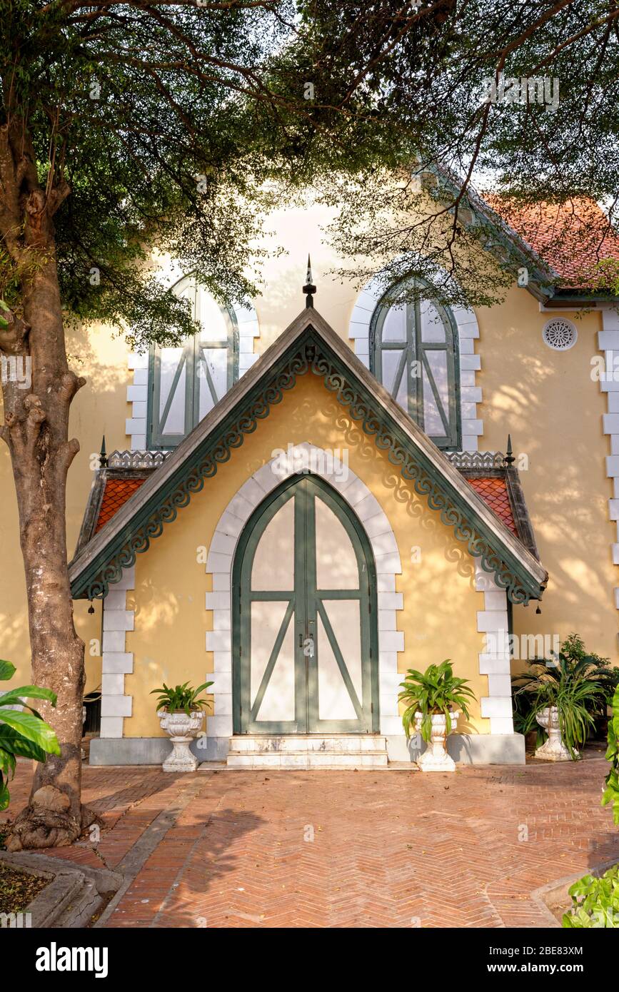 Wat Niwet Thammaprawat Ratchaworawihan is Thai Buddhist temples in that ...