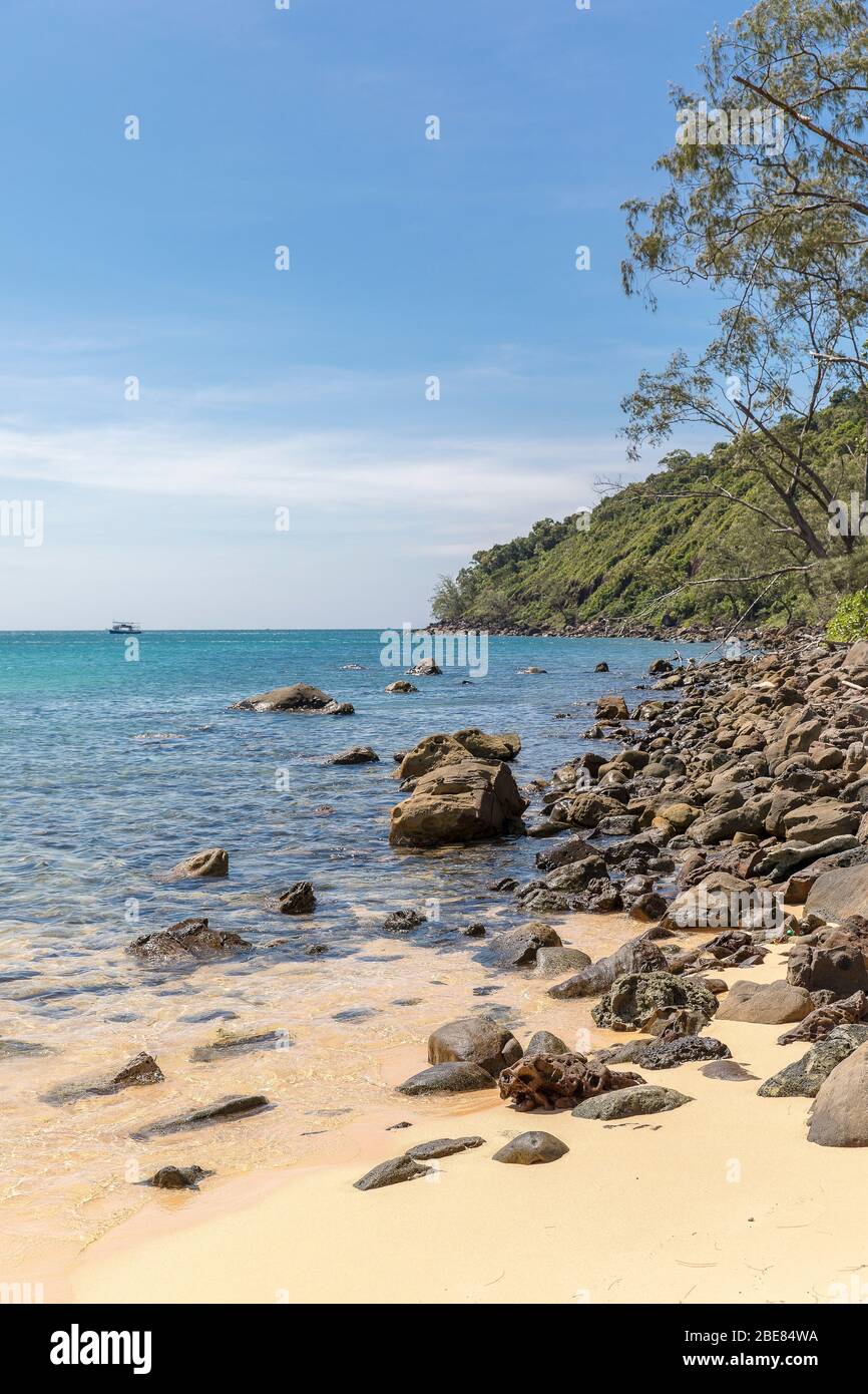 Lazy beach on the beautiful ocean shore, Koh Rong Samloem, Cambodia ...