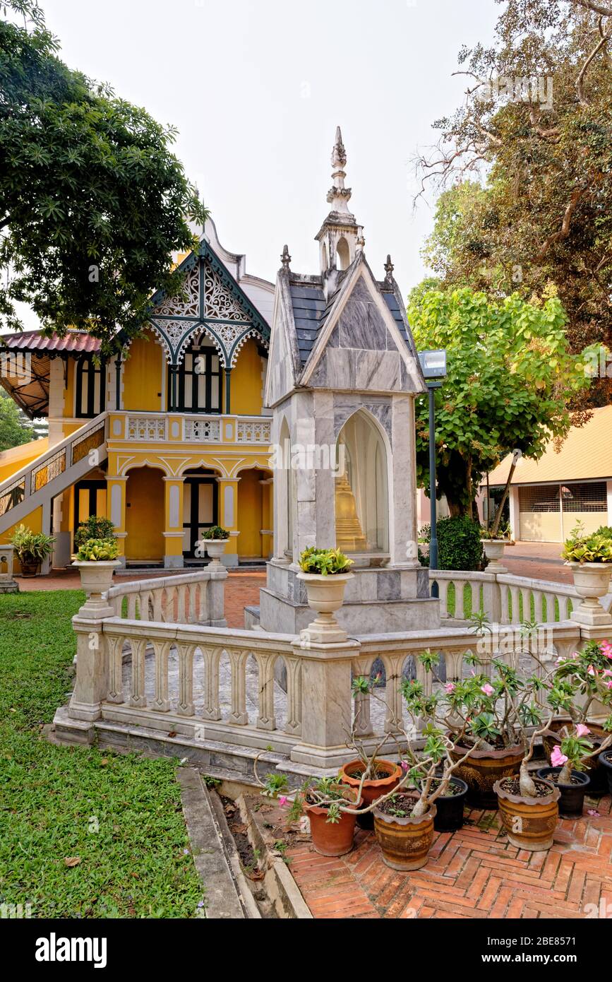 Wat Niwet Thammaprawat Ratchaworawihan is Thai Buddhist temples in that ...