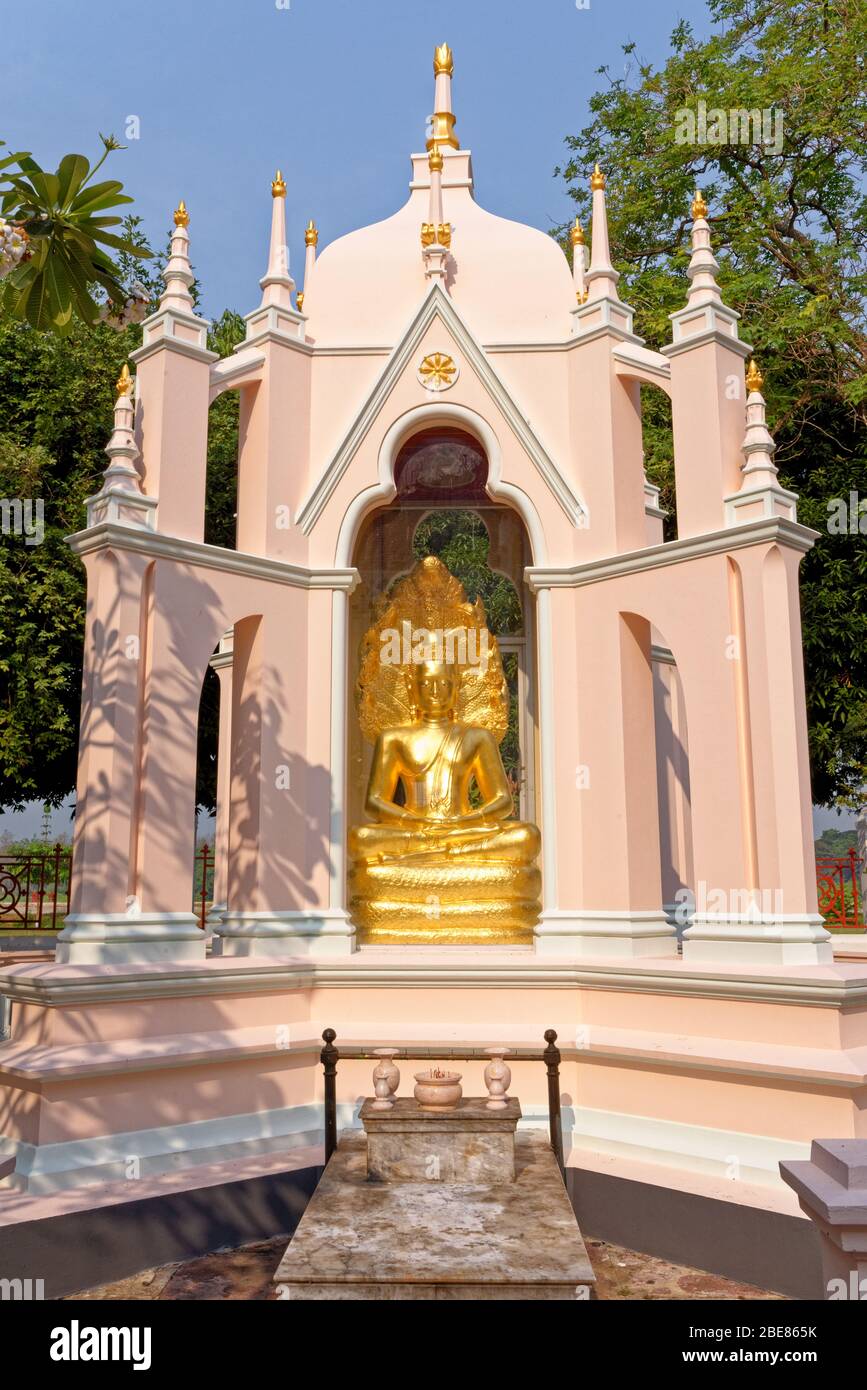 Wat Niwet Thammaprawat Ratchaworawihan is Thai Buddhist temples in that ...