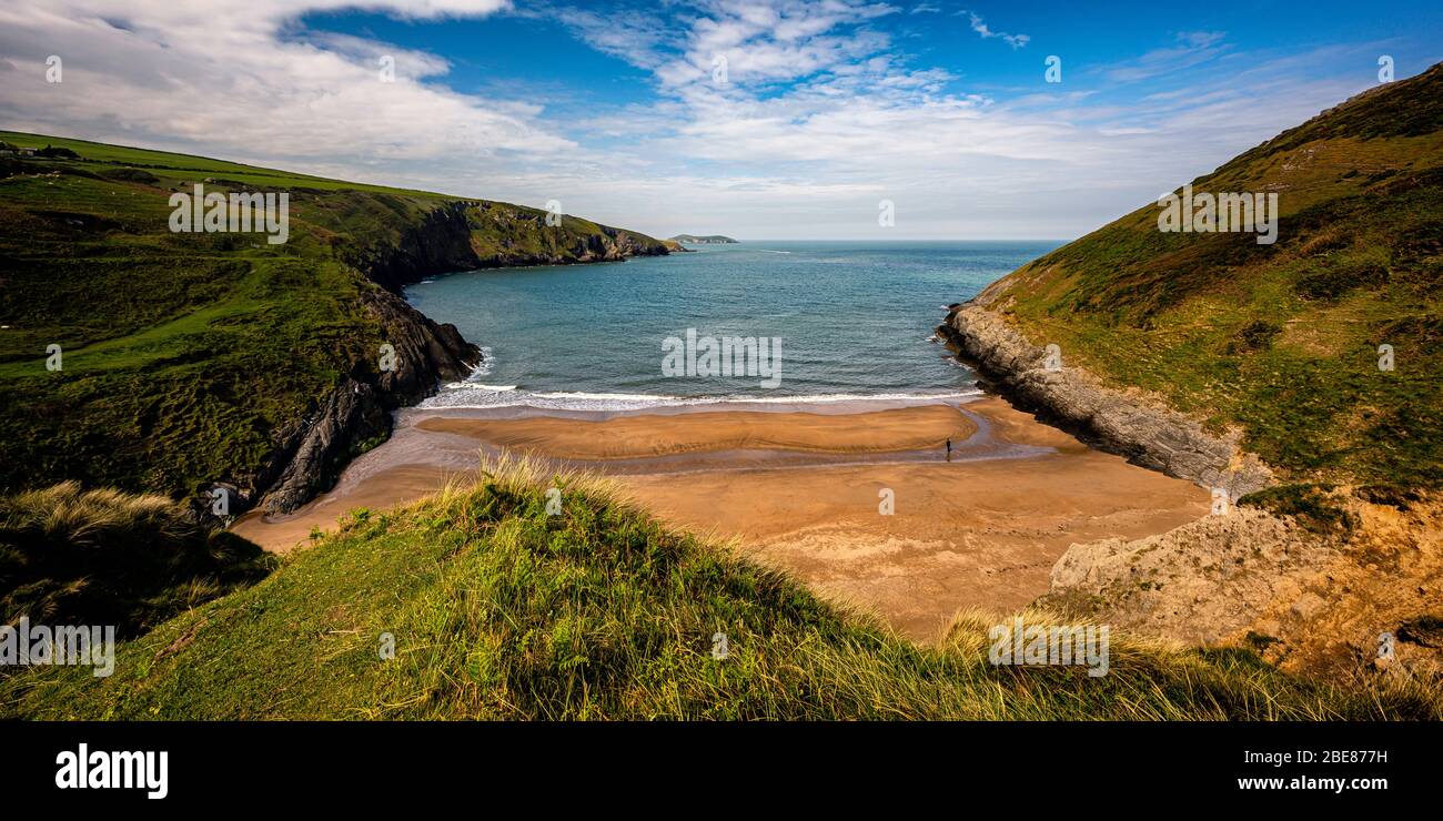 Mwnt bay hi-res stock photography and images - Alamy