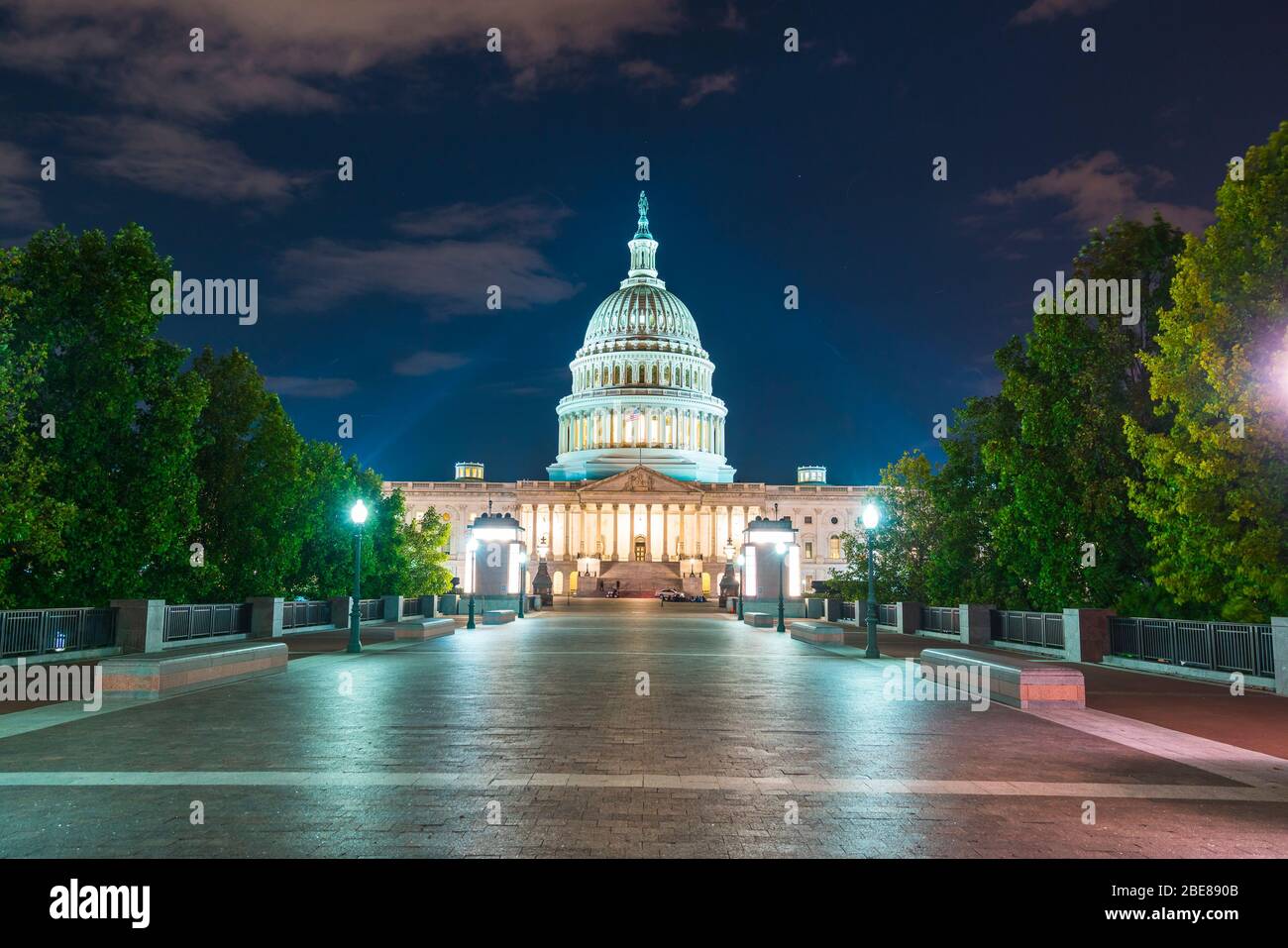 The United States Capitol building at night Stock Photo - Alamy