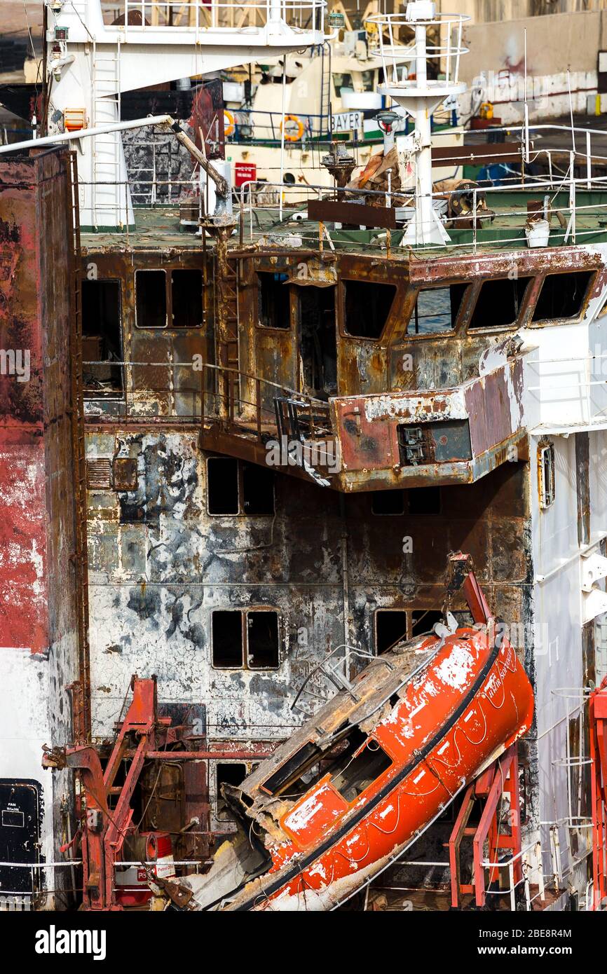 Burn burnt construction destroyed damage hi-res stock photography and ...