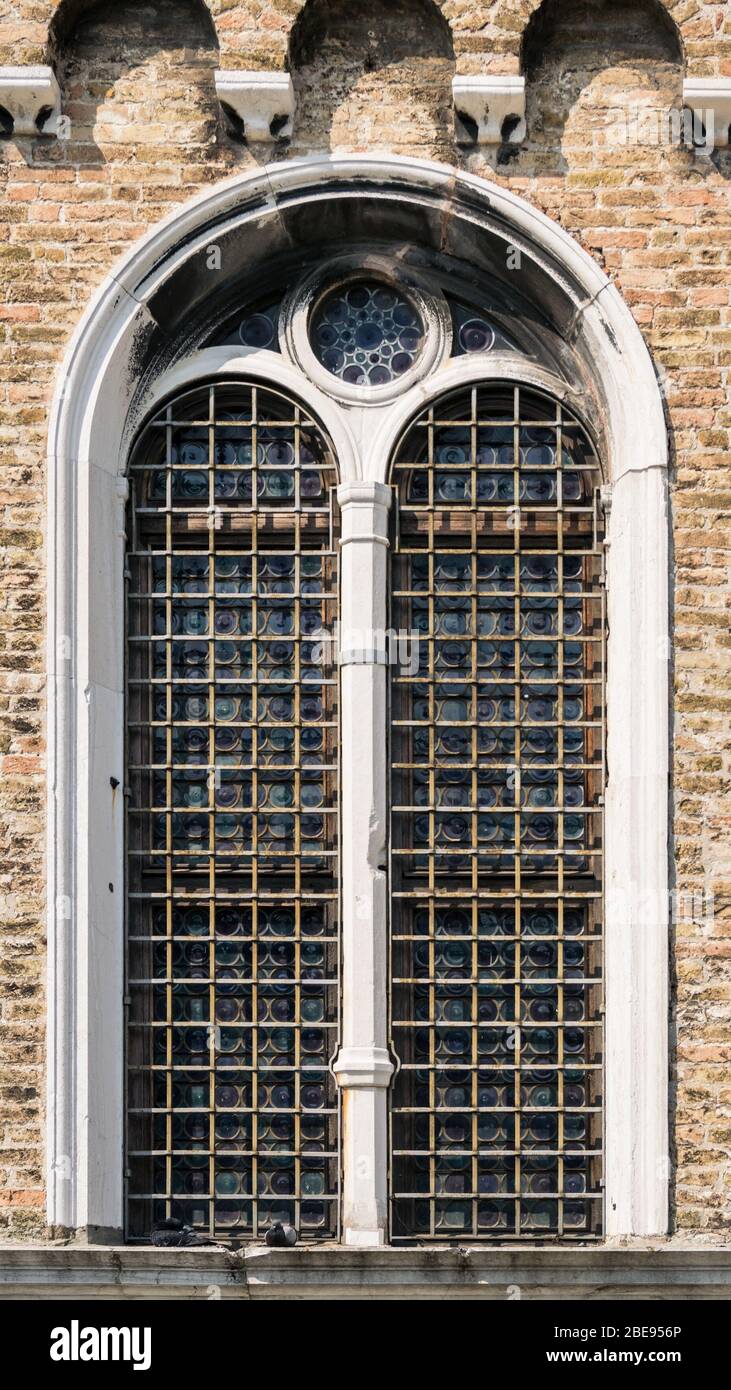 Mullioned window hi-res stock photography and images - Alamy