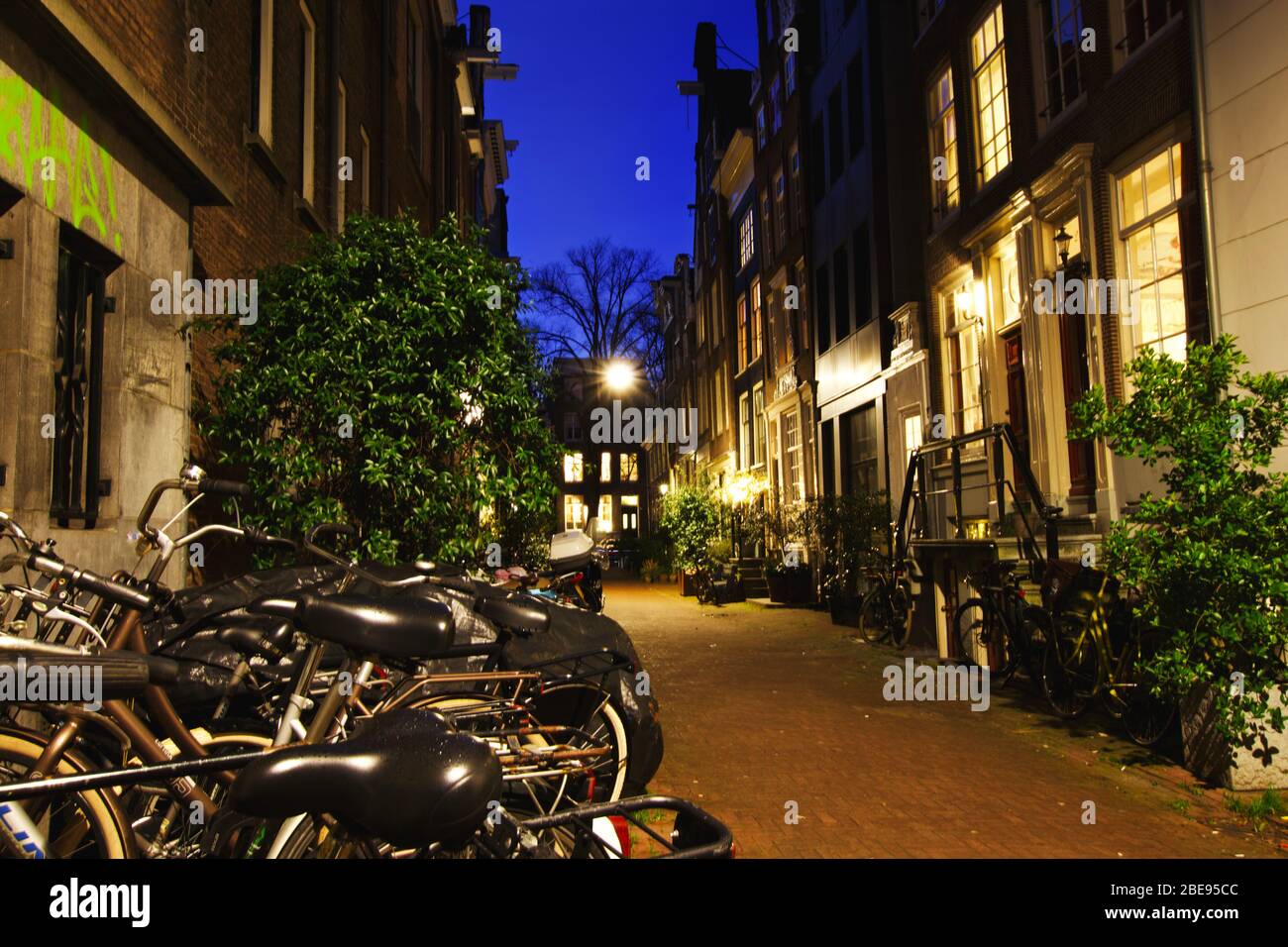 Small bridge at night amsterdam hi-res stock photography and images - Alamy
