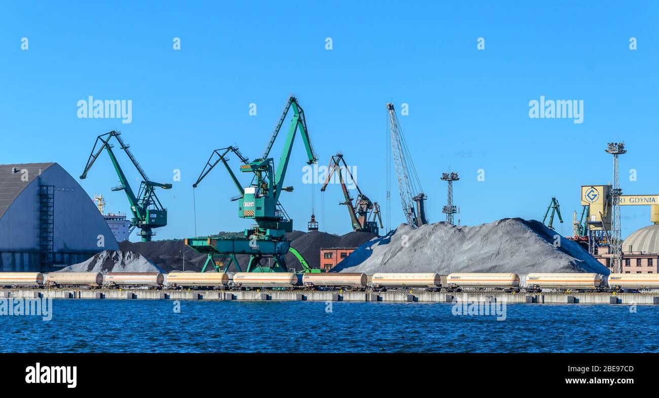 Coal port hi-res stock photography and images - Alamy