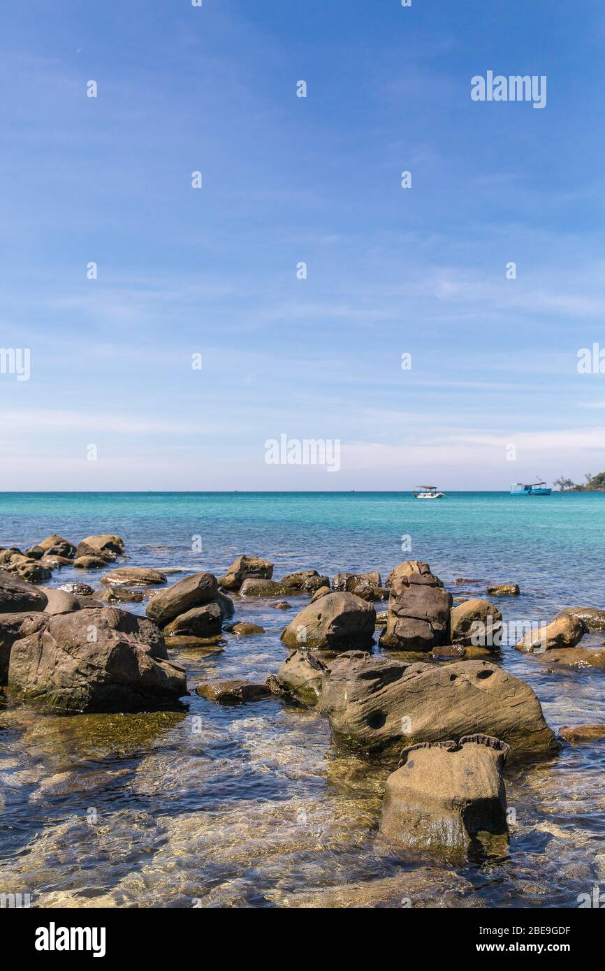 Lazy beach on the beautiful ocean shore, Koh Rong Samloem, Cambodia ...