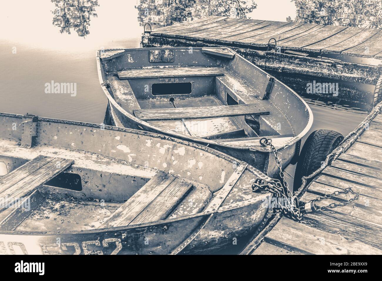 Simple boats hi-res stock photography and images - Alamy