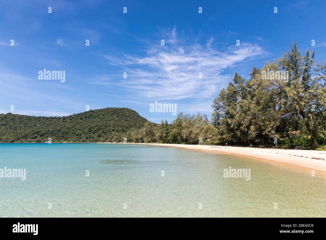 Lazy beach on the beautiful ocean shore, Koh Rong Samloem, Cambodia ...