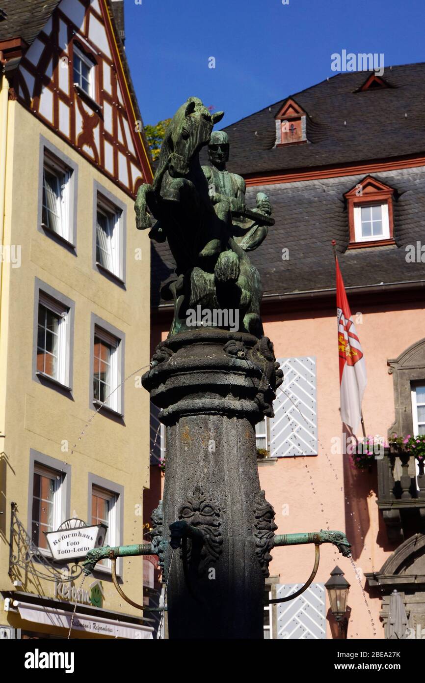 Marktplatz mit Rathaus und Martinsbrunnen, Cochem, Rheinland-Pfalz ...