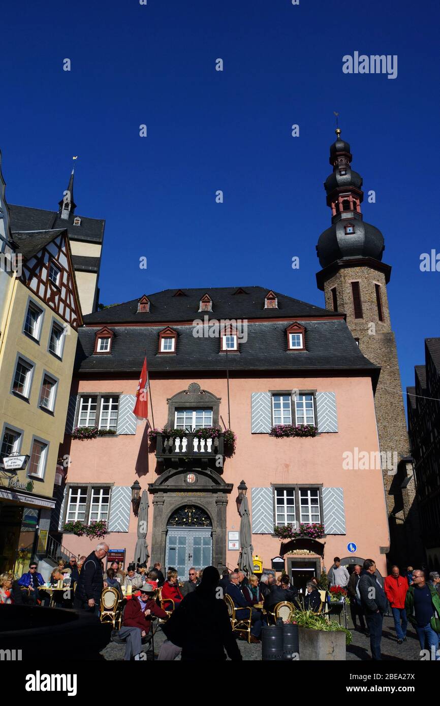 Marktplatz mit Rathaus und Martinsbrunnen, Cochem, Rheinland-Pfalz ...