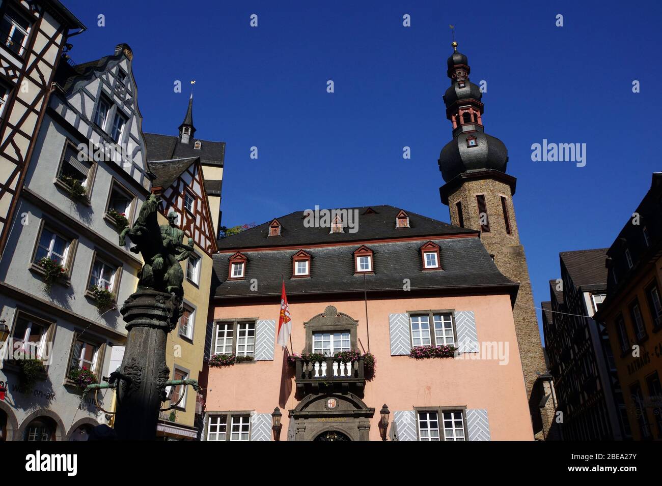 Marktplatz mit Rathaus und Martinsbrunnen, Cochem, Rheinland-Pfalz ...