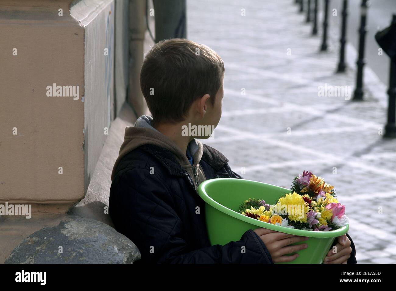Poor child on street hi-res stock photography and images - Alamy