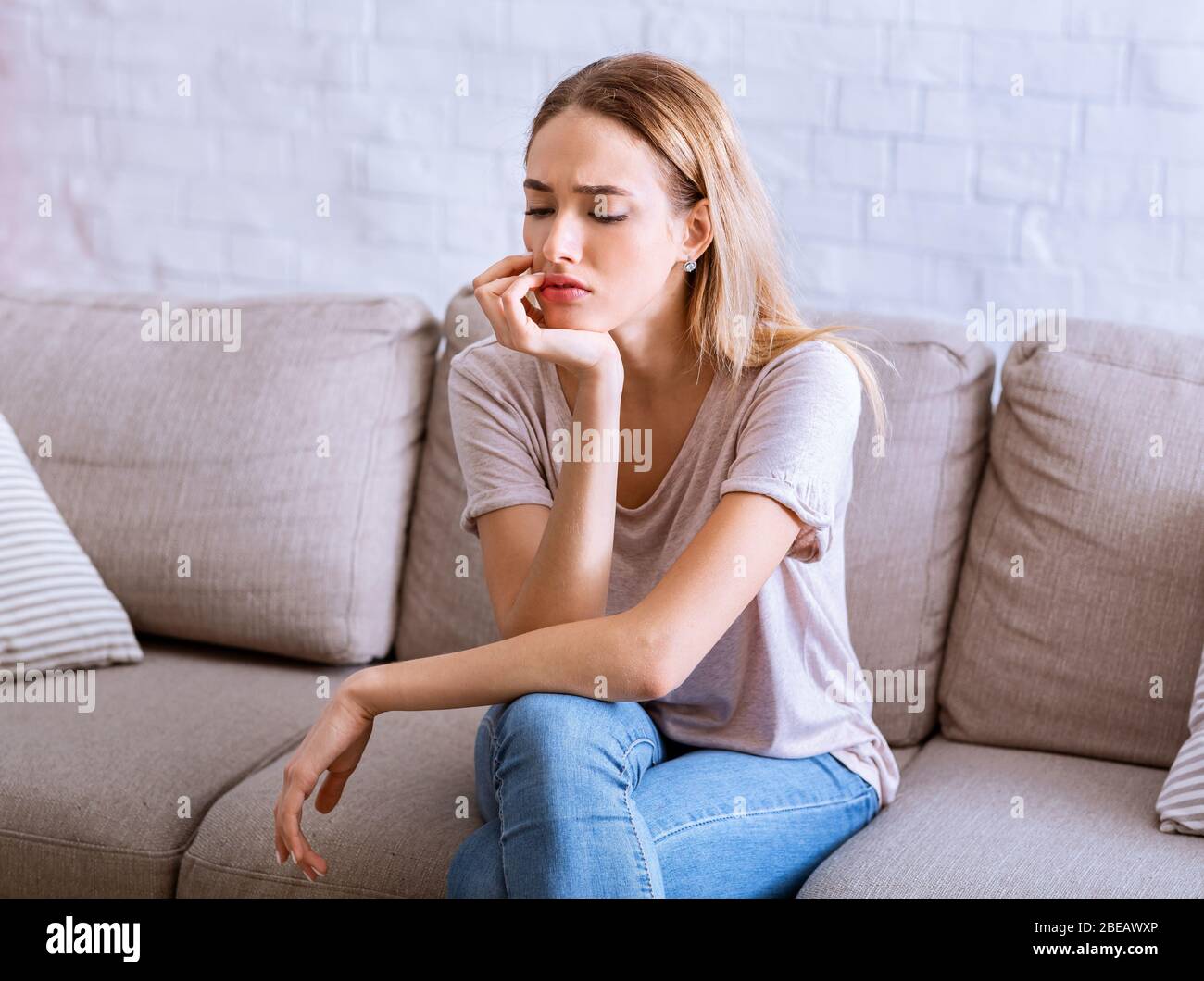 Isolation concept hi-res stock photography and images - Alamy