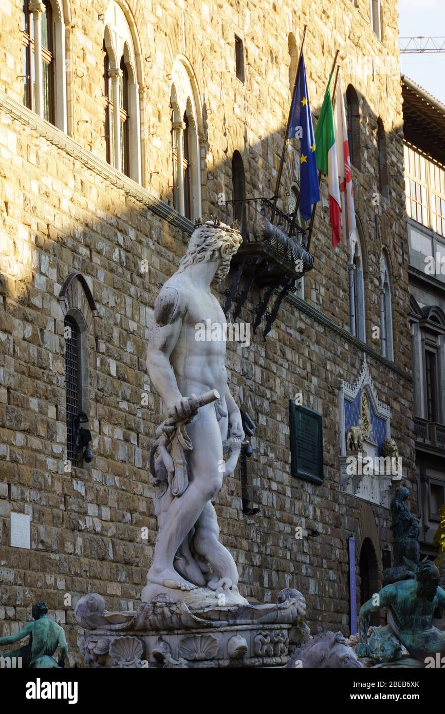 Neptun brunnen hi-res stock photography and images - Alamy