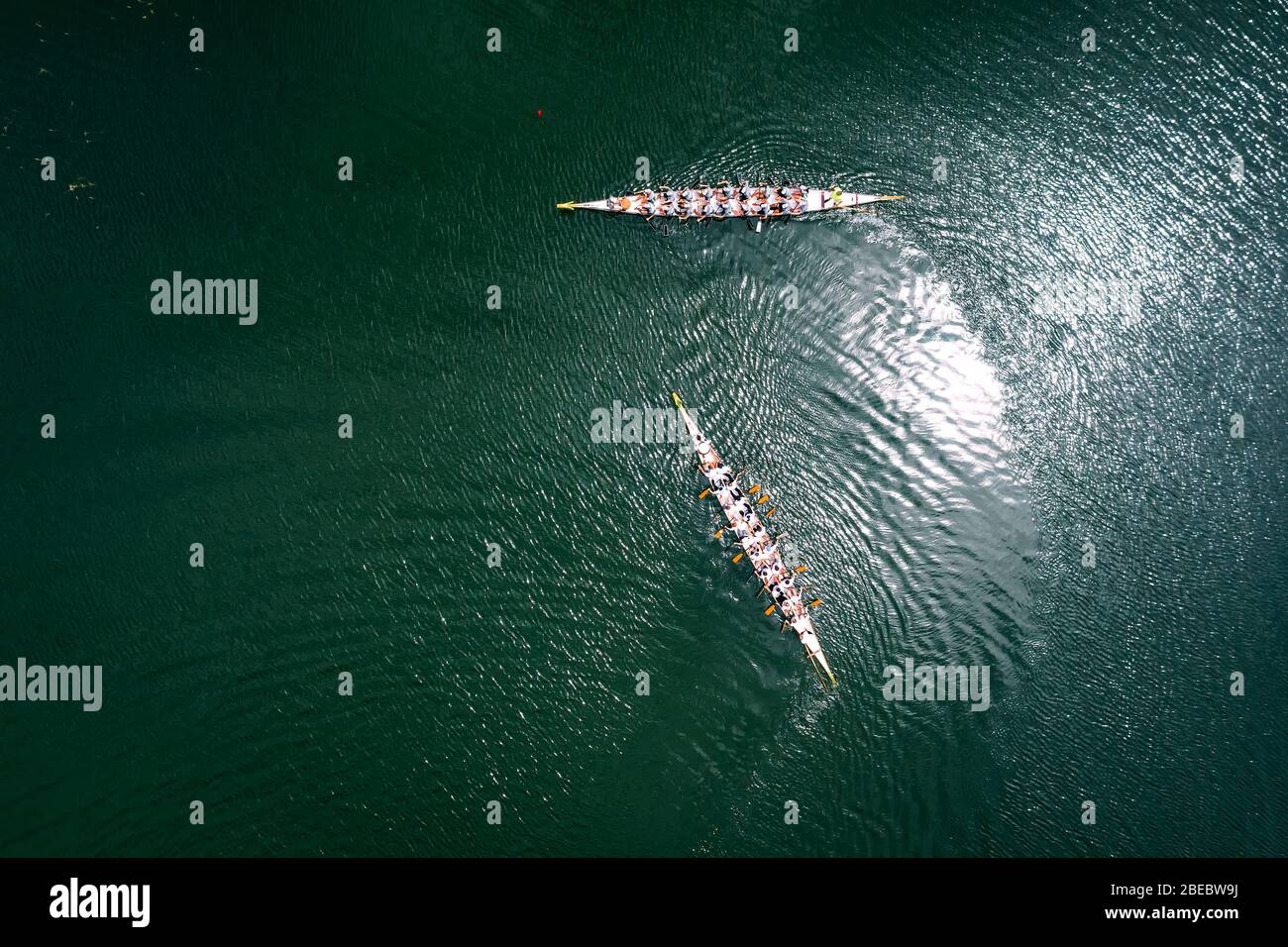 Compete in dragon boat race hi-res stock photography and images - Alamy