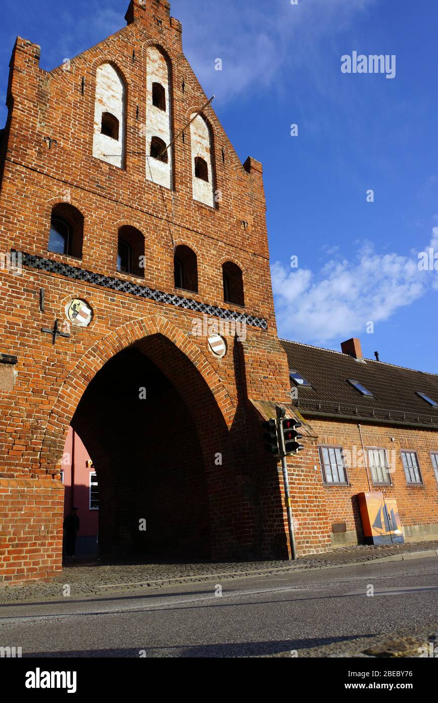 Wassertor, Stadttor in der historischen Altstadt, Wismar, Mecklenburg ...