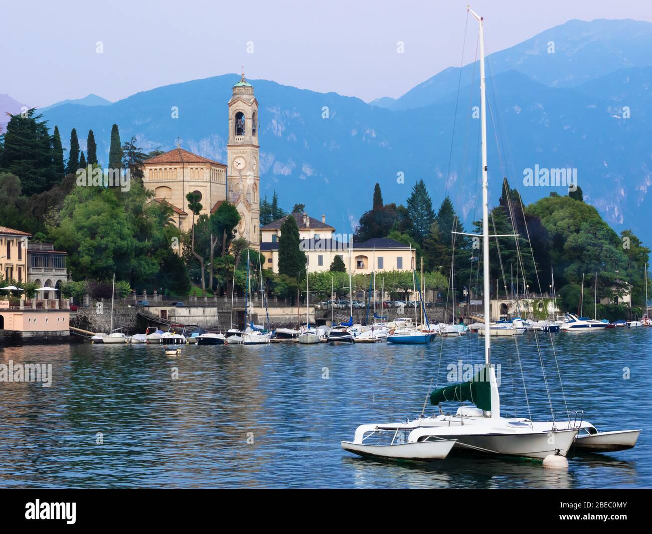 Dock boats lake como italy hi-res stock photography and images - Alamy