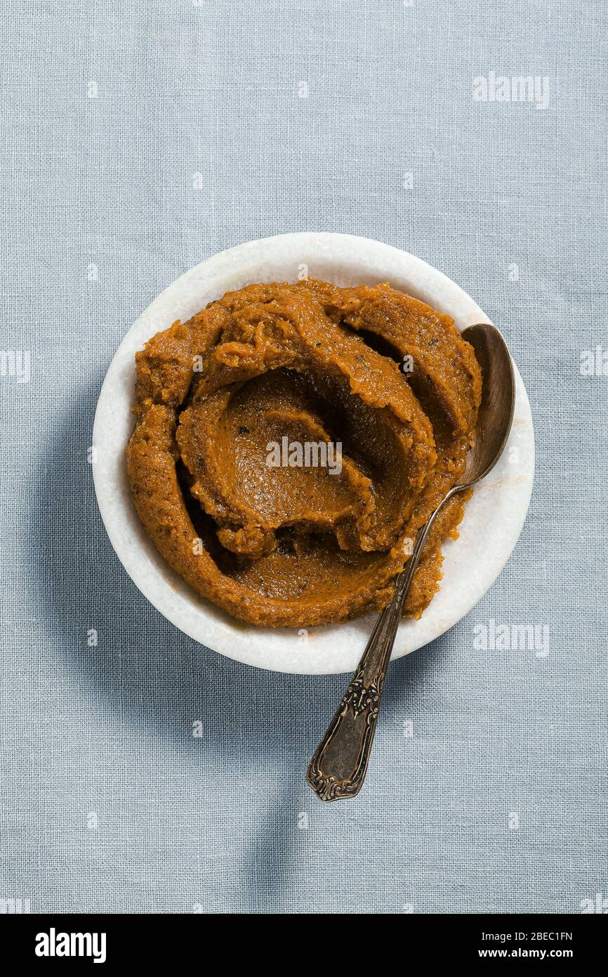 Vegetable stock cube ingredients hi-res stock photography and images ...