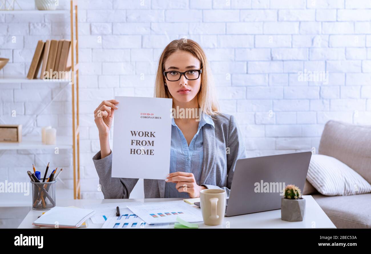 Woman works from home remote hi-res stock photography and images - Alamy