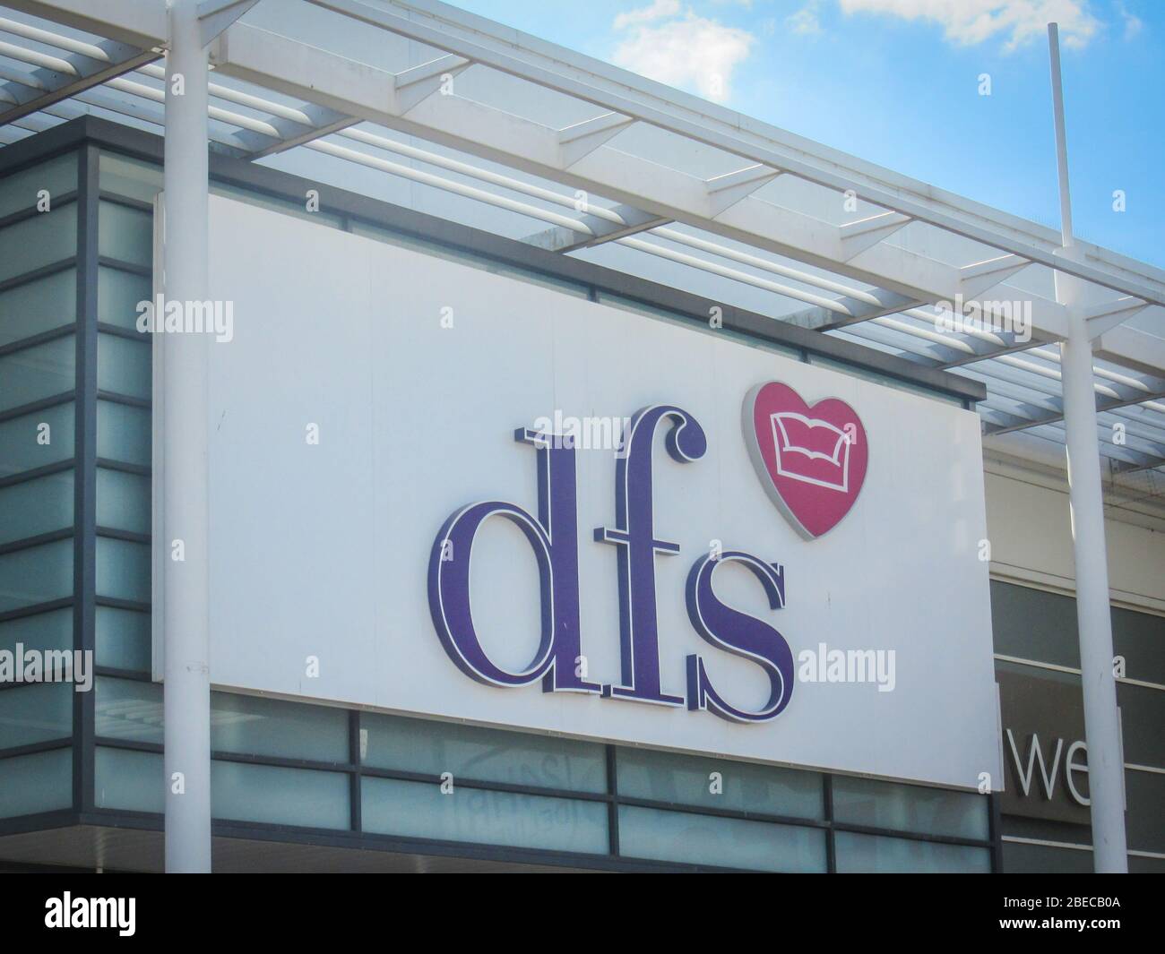 London street furniture hi-res stock photography and images - Alamy