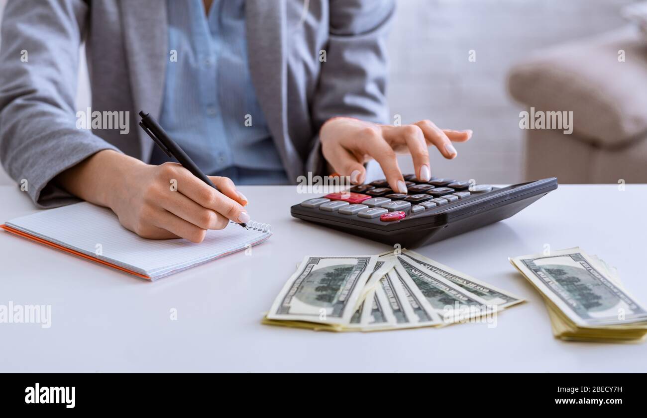 Budget planning hi-res stock photography and images - Alamy
