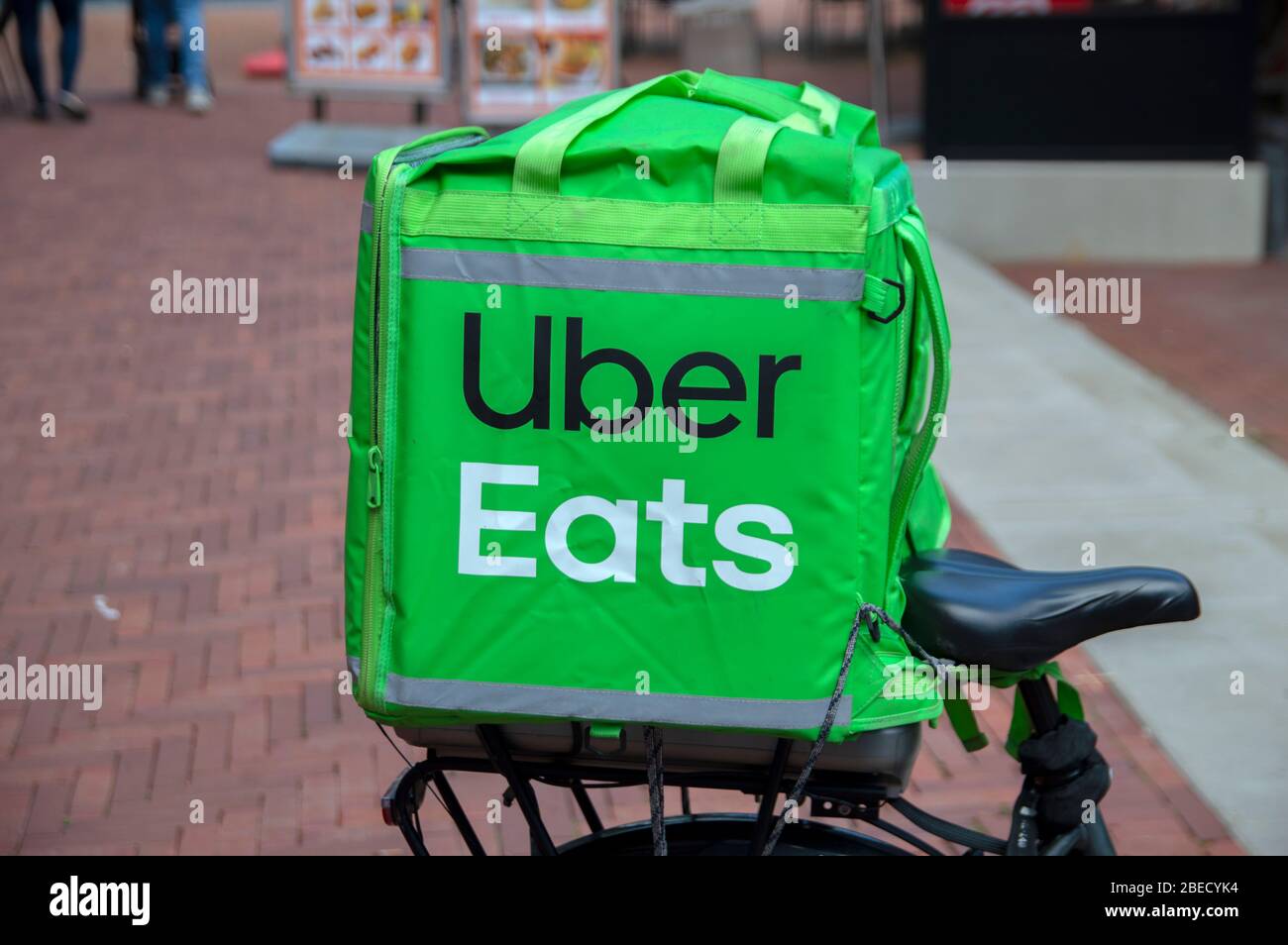 Uber Eats Bag High Resolution Stock Photography and Images - Alamy