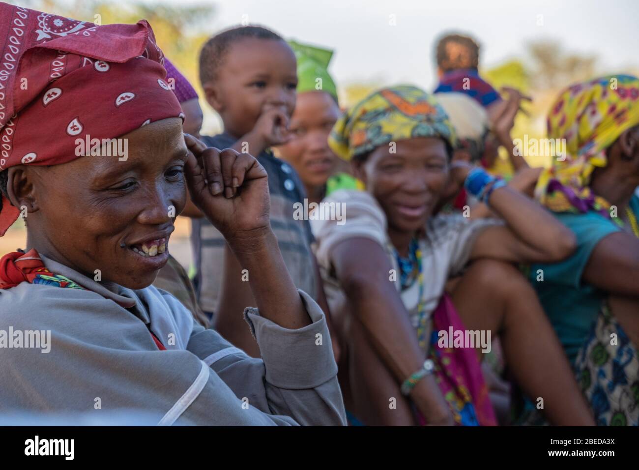 Ju hoansi tribe hi-res stock photography and images - Alamy