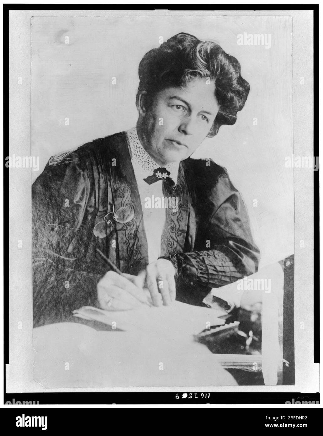Harriot Stanton Blatch, half-length portrait, seated, facing slightly ...