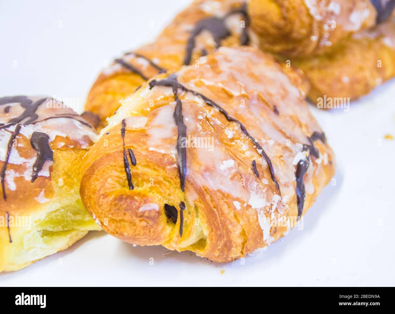 the real pastry, desserts, pastries and cakes prepared in the artisan ...