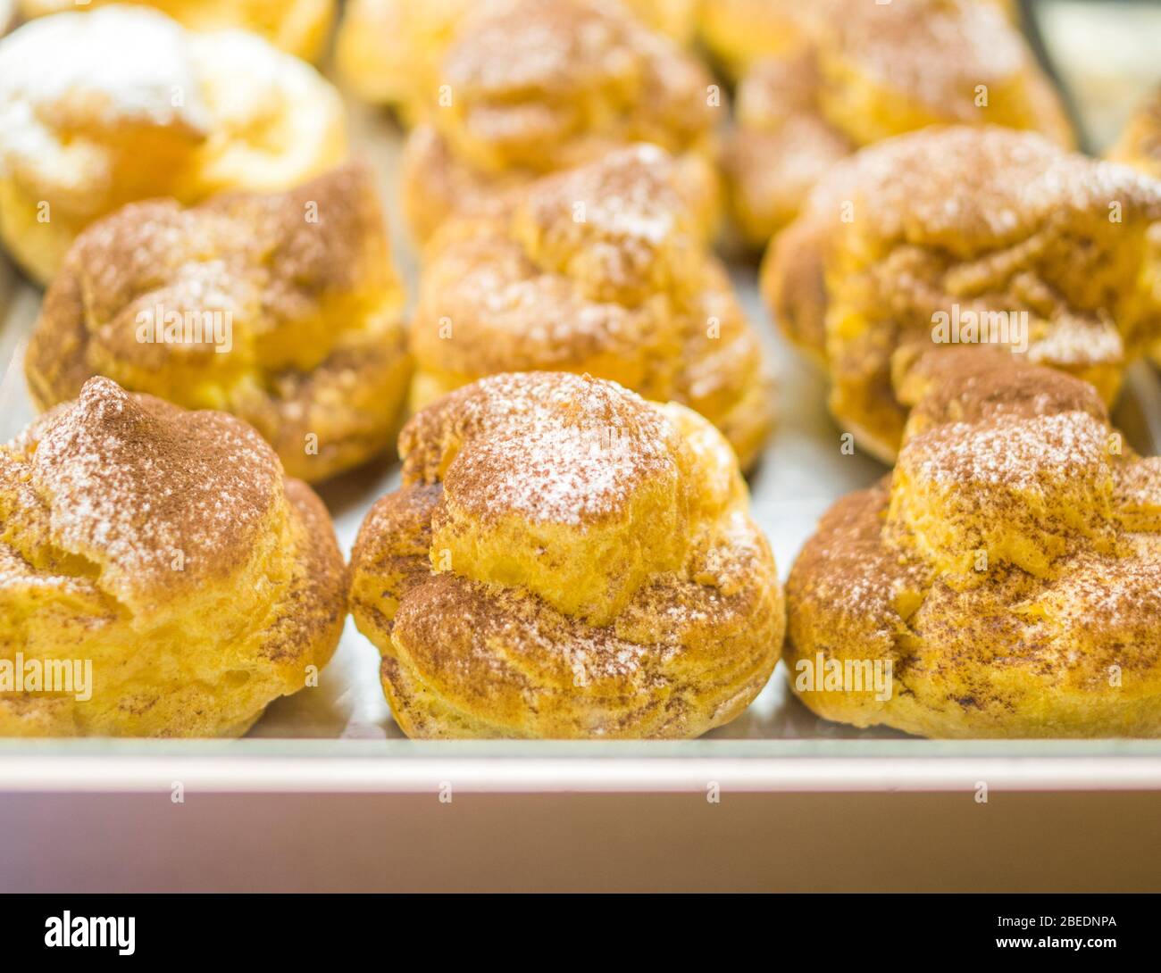 the real pastry, desserts, pastries and cakes prepared in the artisan ...