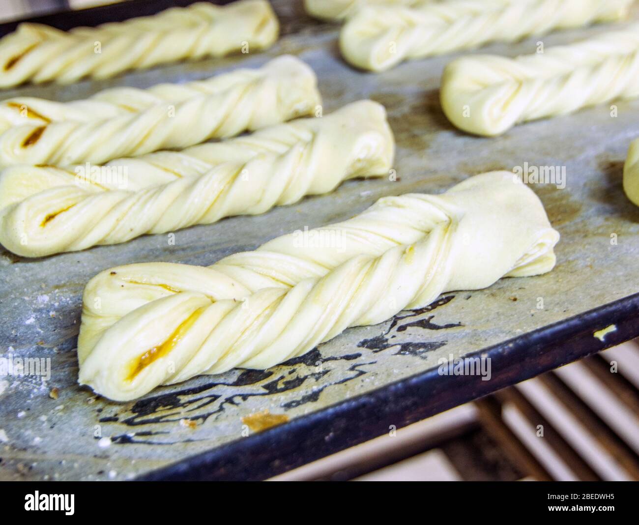 the real pastry, desserts, pastries and cakes prepared in the artisan ...