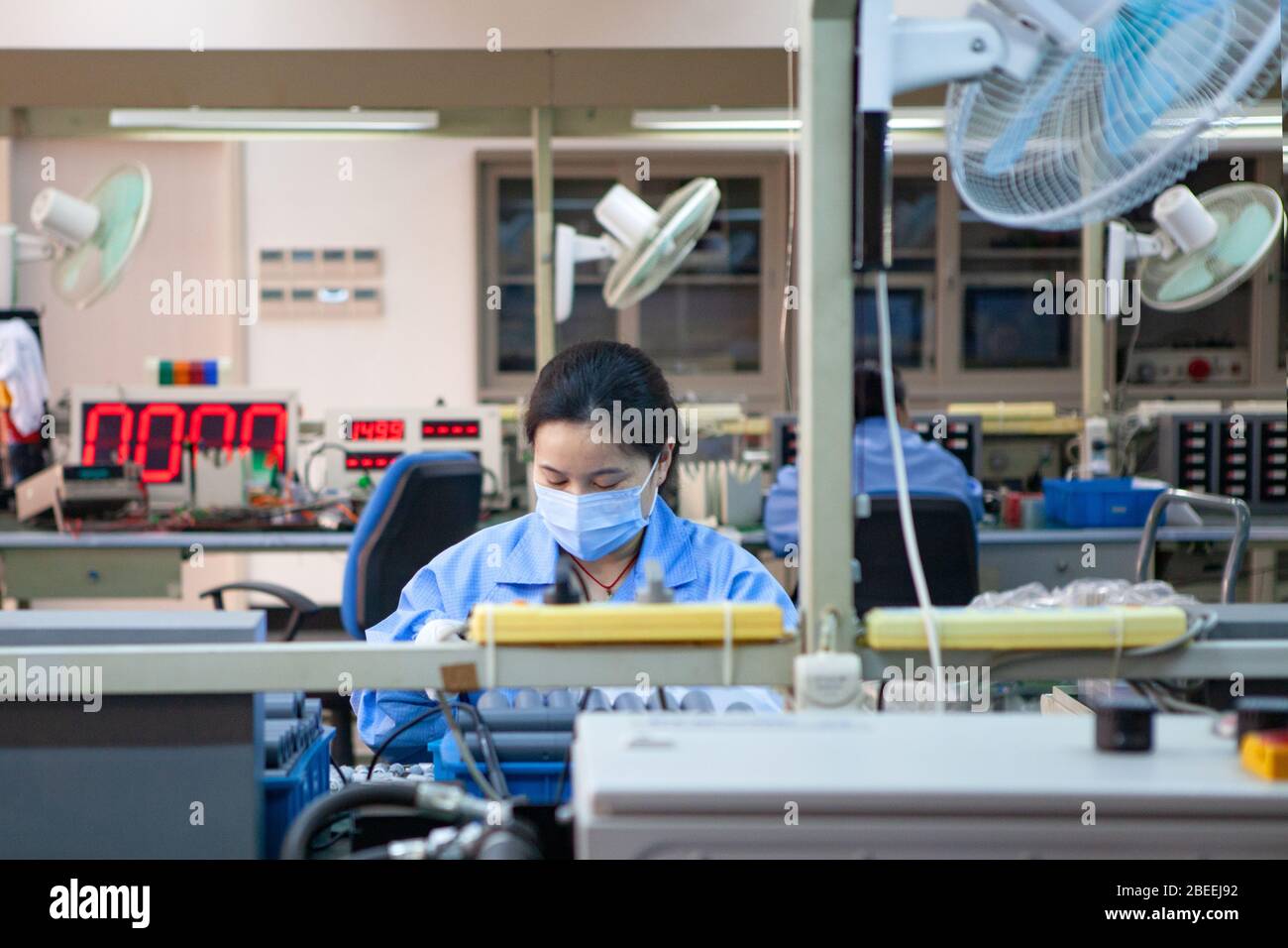 Women tech factory hi-res stock photography and images - Alamy
