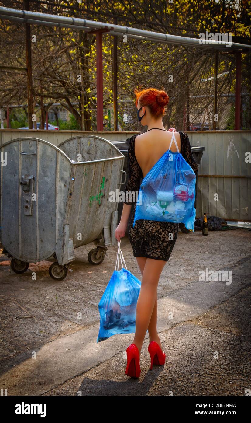 Garbage bag dress hi-res stock photography and images - Alamy