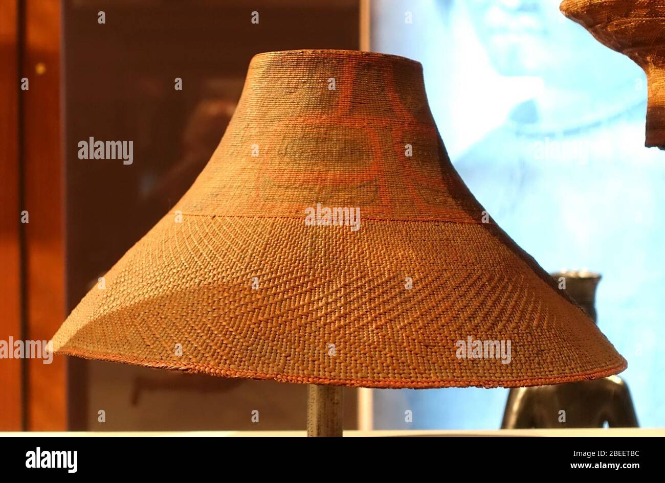 Hat, Haida or Tlingit, spruce root - Native American Stock Photo - Alamy