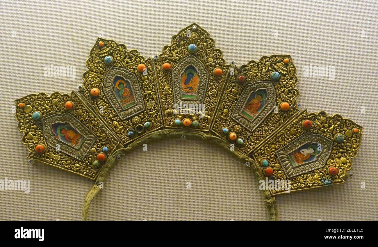 Hat with five buddhas, Tibet, 1644-1911 AD, gilt copper Stock Photo - Alamy